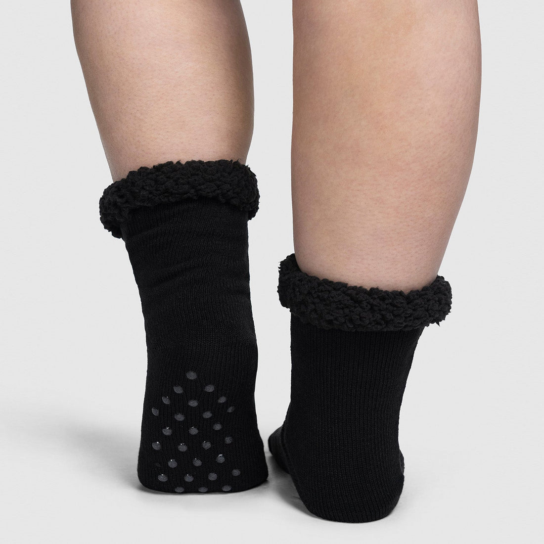 All Black Sherpa Socks – The Oodie