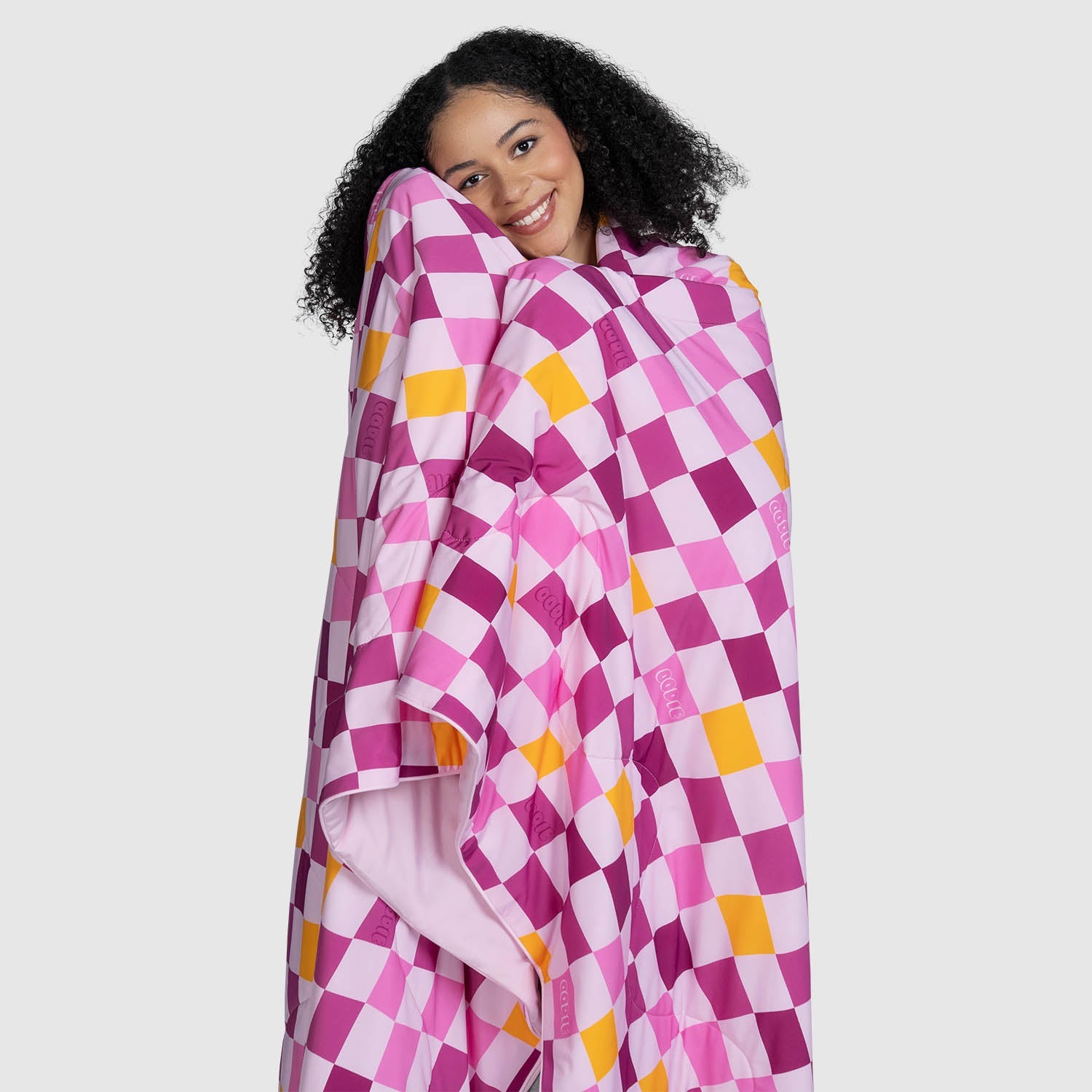 Checker Multi Cooling Blanket – The Oodie