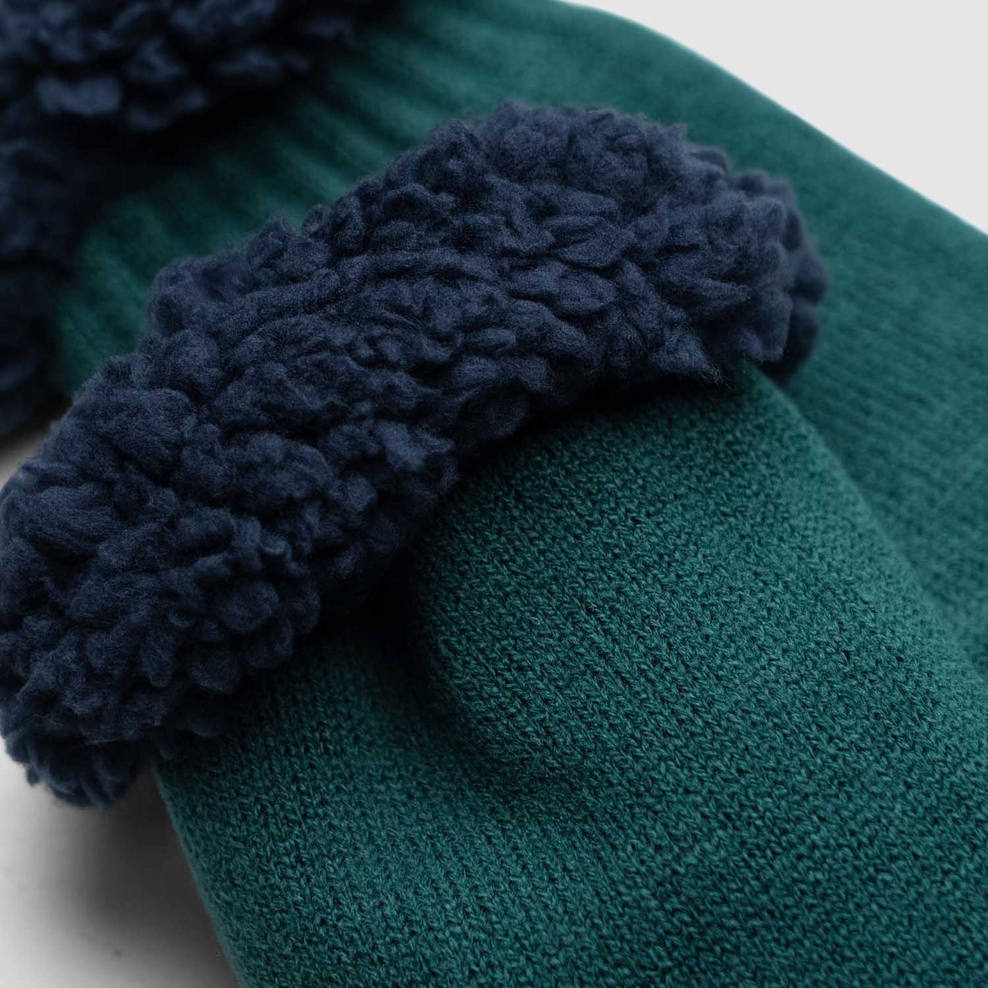 Moss Green Sherpa Socks – The Oodie